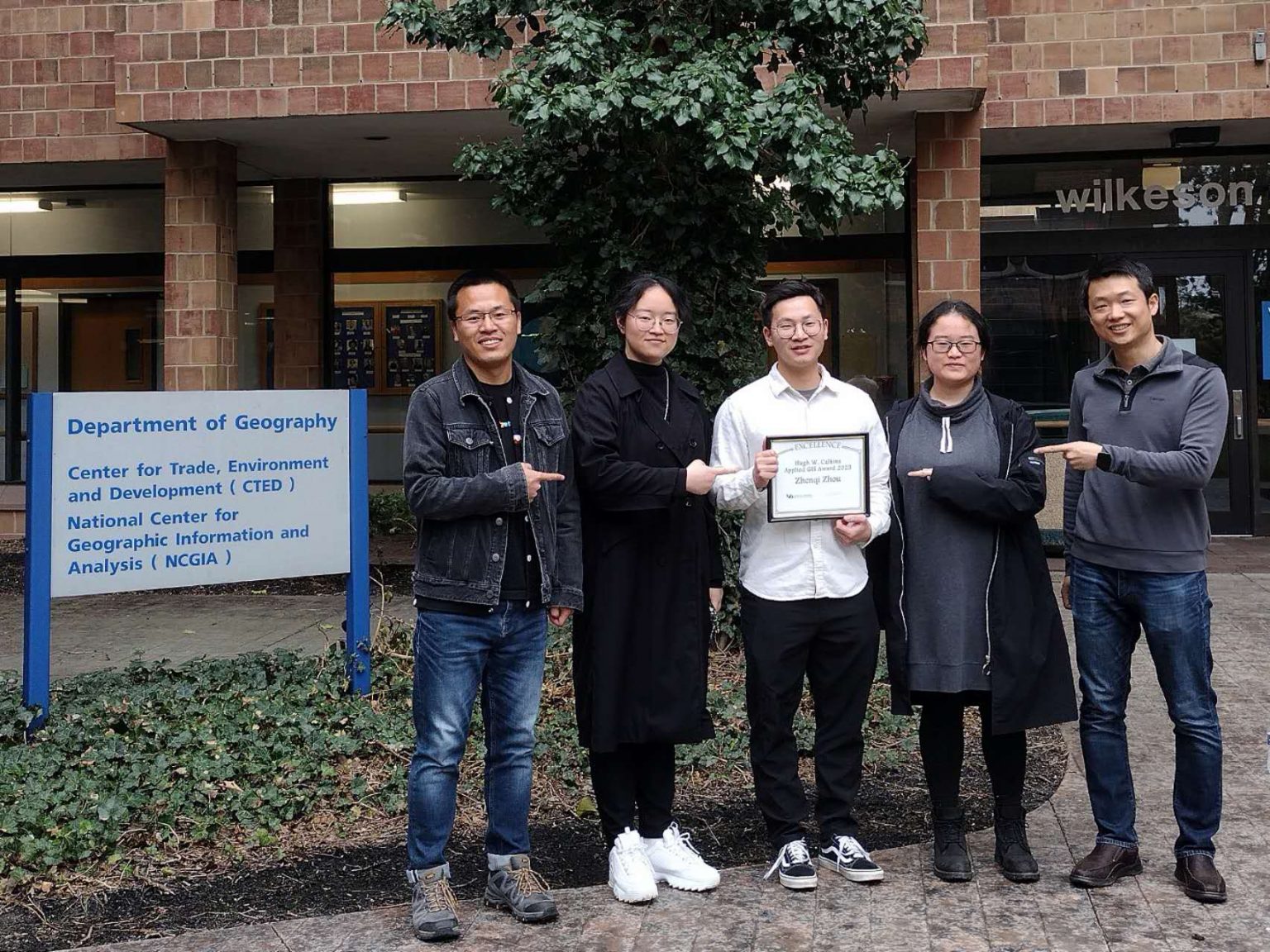 Lab member Ryan Zhenqi Zhou received Hugh W. Calkins Applied GIS Award – GeoAI@UB